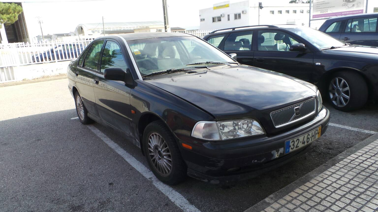 Guarda-lamas direito VOLVO S40 I de 1995 a 2004